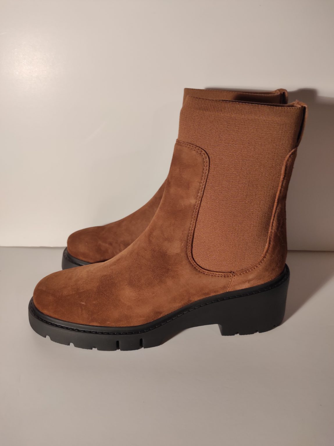 Jafet Ks Tanger Kid suede - Unisa dans un magasin sur Toulouse boutiques